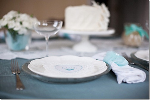 beautifulism: Blue and turquoise table settings